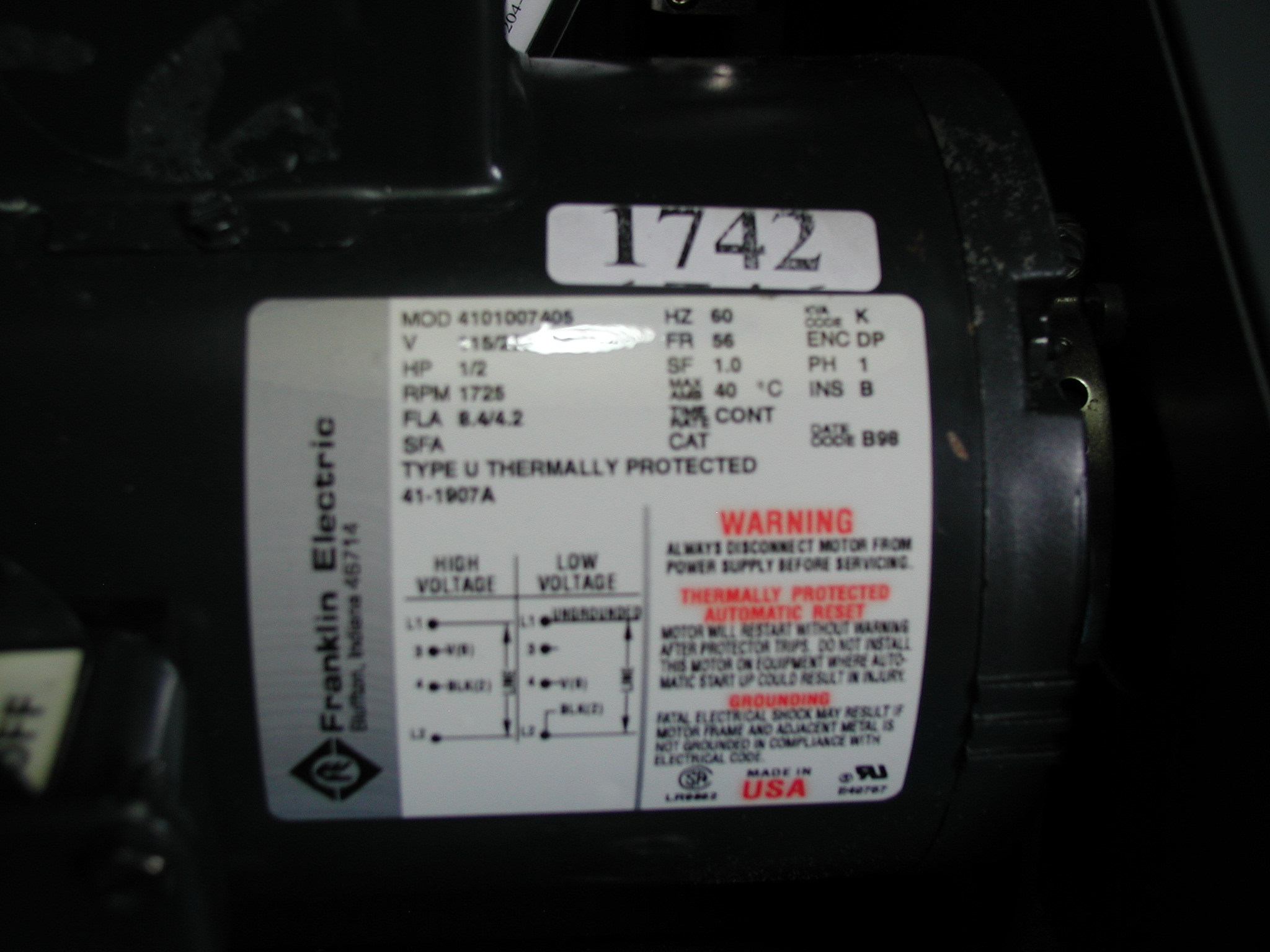 Welch 1402 Vacuum Pump | Pump | Two Stage | Vacuum - Mazian Lab Equip